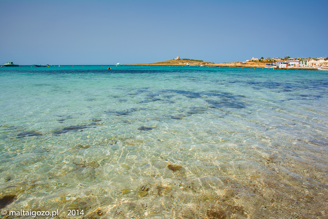 Armier Bay, la spiaggia piú amata dai maltesi e da chi ama la calma